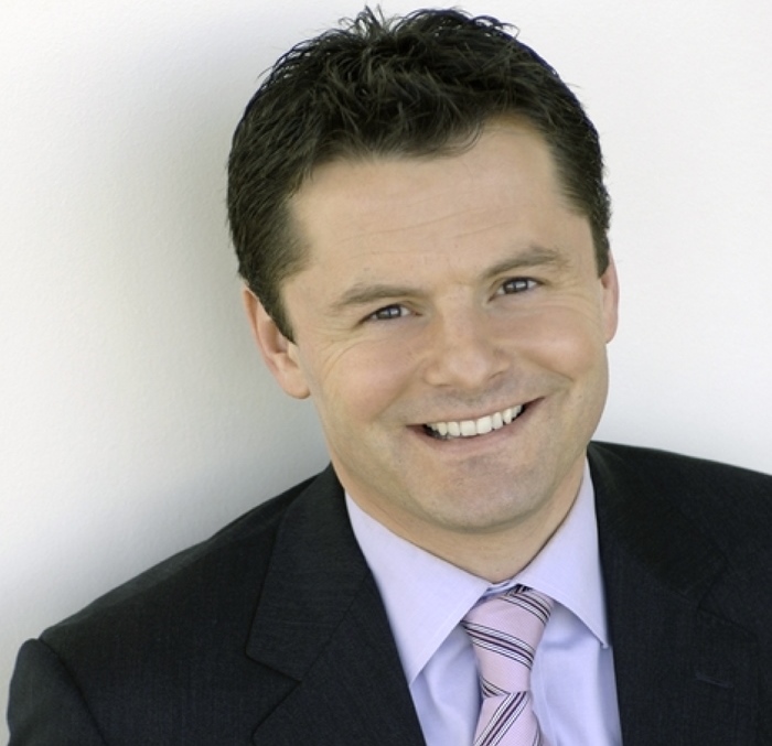 Book Chris Hollins - Presenter & Speaker - Arena Entertainment