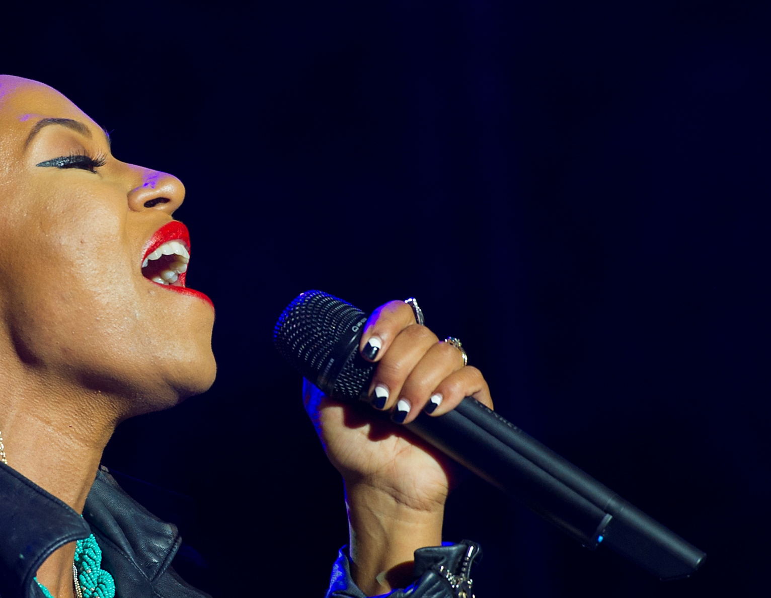 Book Emeli Sande - Chart Topping Performer - Arena Entertainment